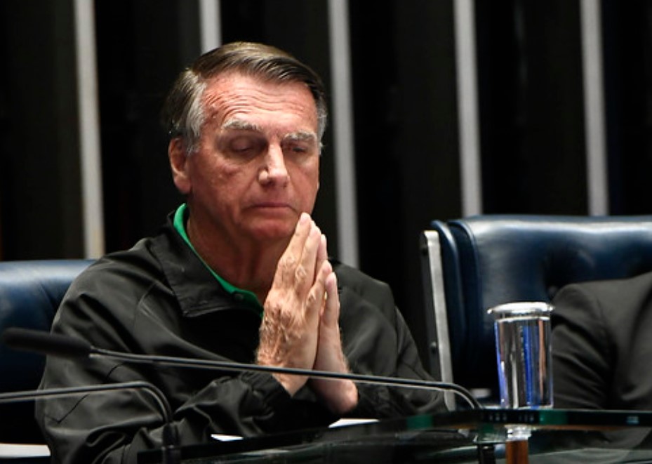 Após o choro: Bolsonaro diz que Pix de R$ 18 milhões está acabando e ...